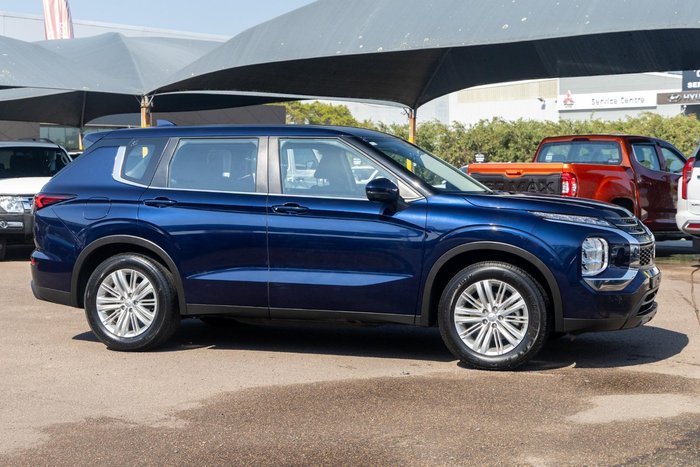 2023 Mitsubishi Outlander ES ZM MY23 for sale in Tuggerah NSW (Cosmic ...