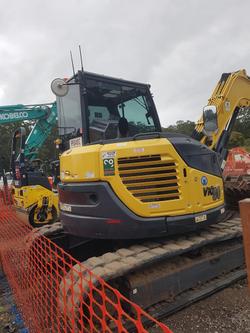 Large & Small Construction Equipments for Hire Palmview QLD | Earth ...